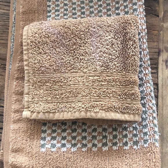 Ralph Lauren | Bath | Ralph Lauren Tan Hand Towel | Poshmark